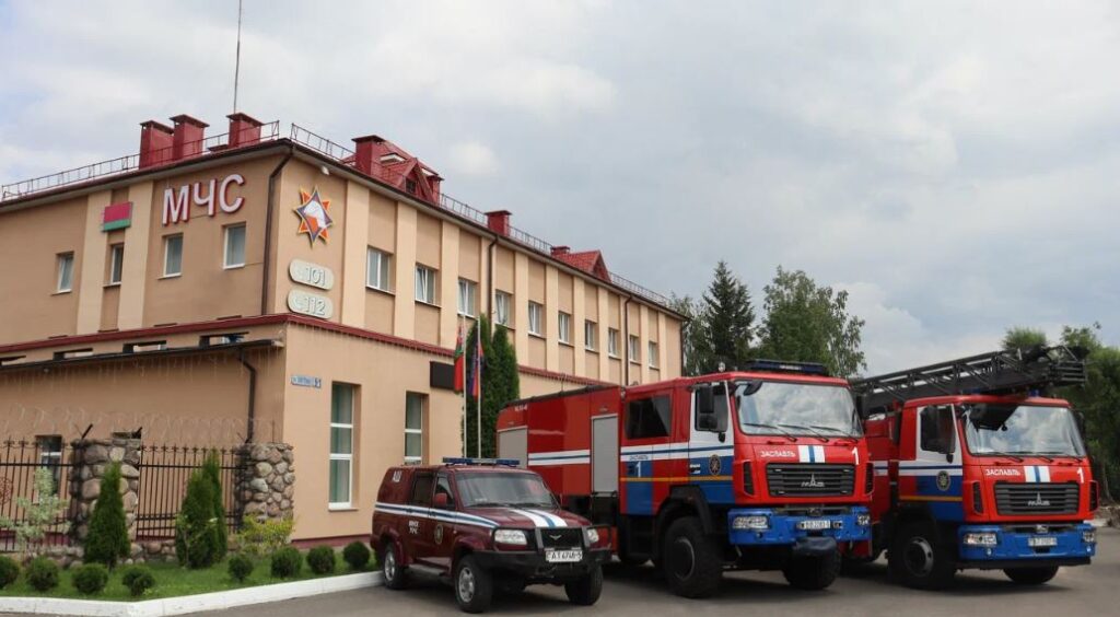 В Пинске работники МЧС спасли мужчину | Варяг